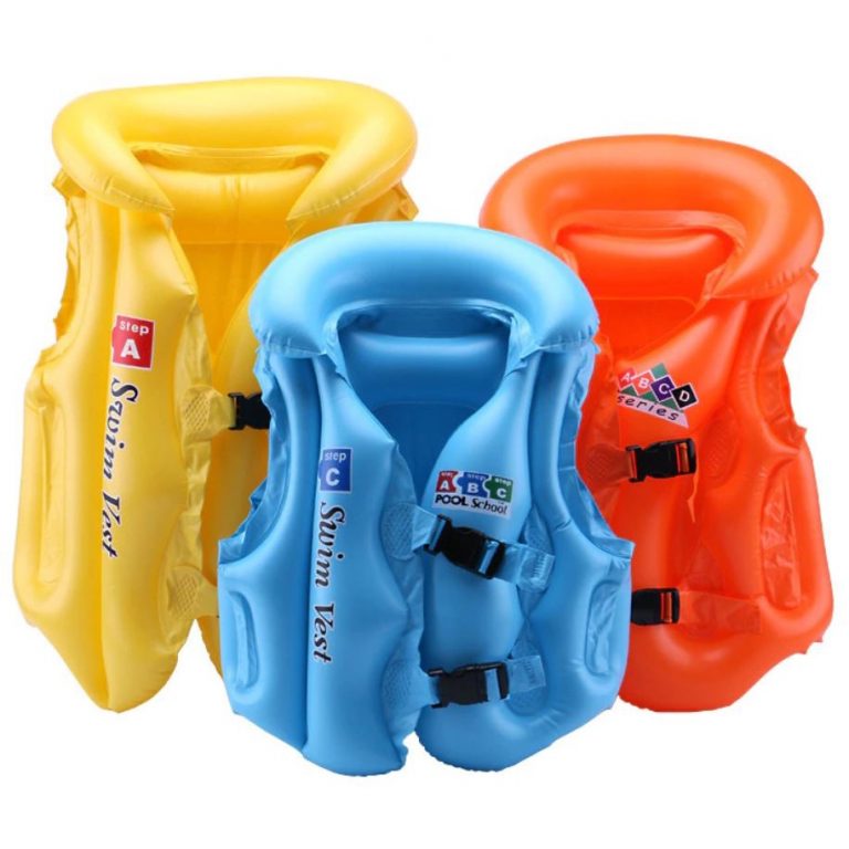 Quais os melhores tipos de boias para curtir o verão em família?