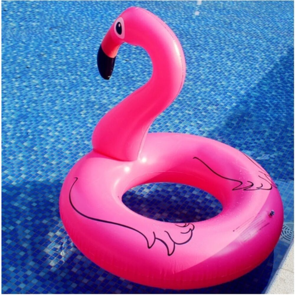 9 Tipos de boias para aproveitar a piscina no verão